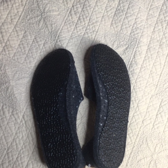 RPLY | Shoes | Erply Eco Conscious Felted Wool Slippers No Skid Tread ...